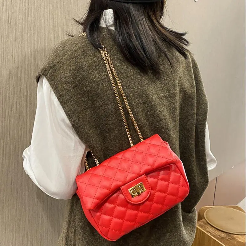 Diamond chain bag