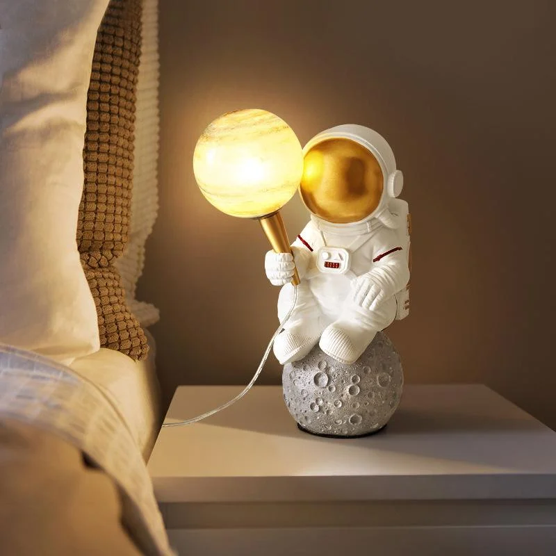 Astronaut Table Lamp Creative Small Night Lamp Moon Decorated Astronaut ...