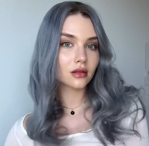 Versatile long curly wig, breathable and not stuffy, smooth and tangle-free