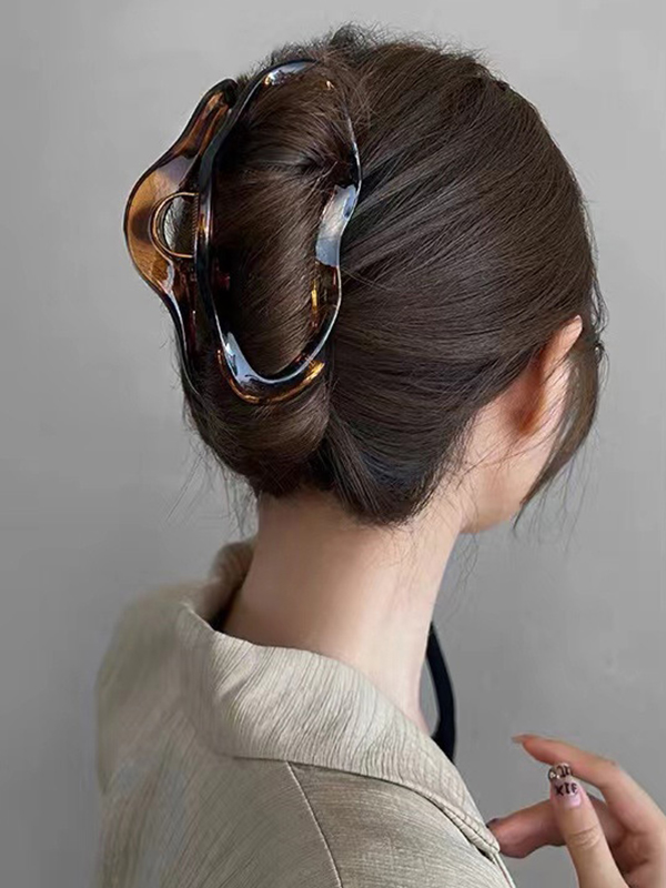 Geometric Claw Clip Hair Accessory