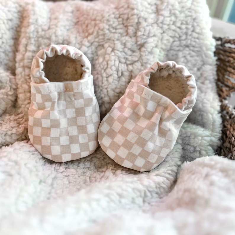DIY Baby Booties Template - With Tutorial