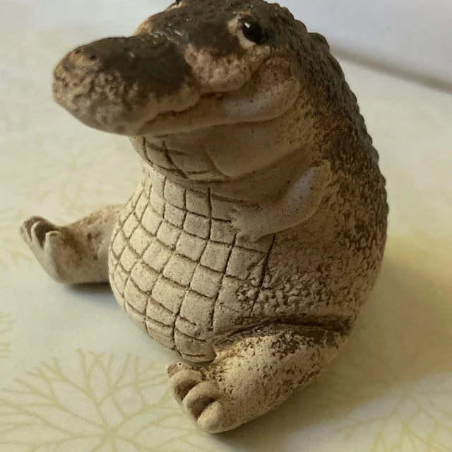 Cute Ceramic Alligator Sculpture: Adorable Crocodile Figurine for Tea ...