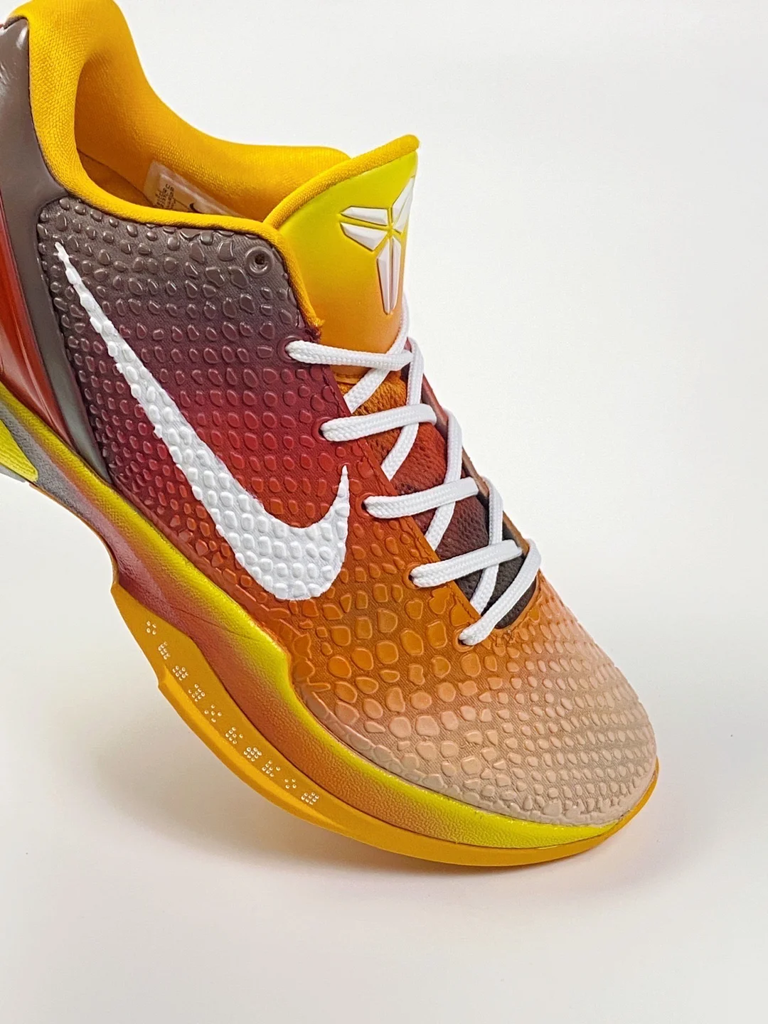 KOBE VI PROTRO ONE PUNCH MAN