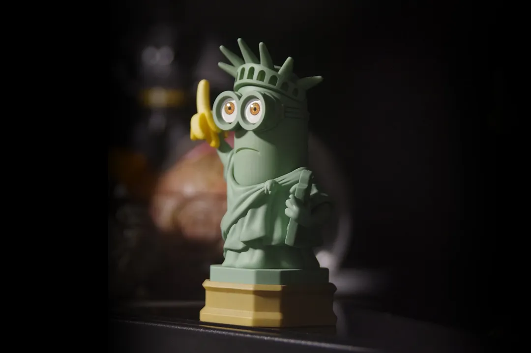 Minions Cosplay Statue of Liberty - Despicable Me Resin Statue - COP Studio