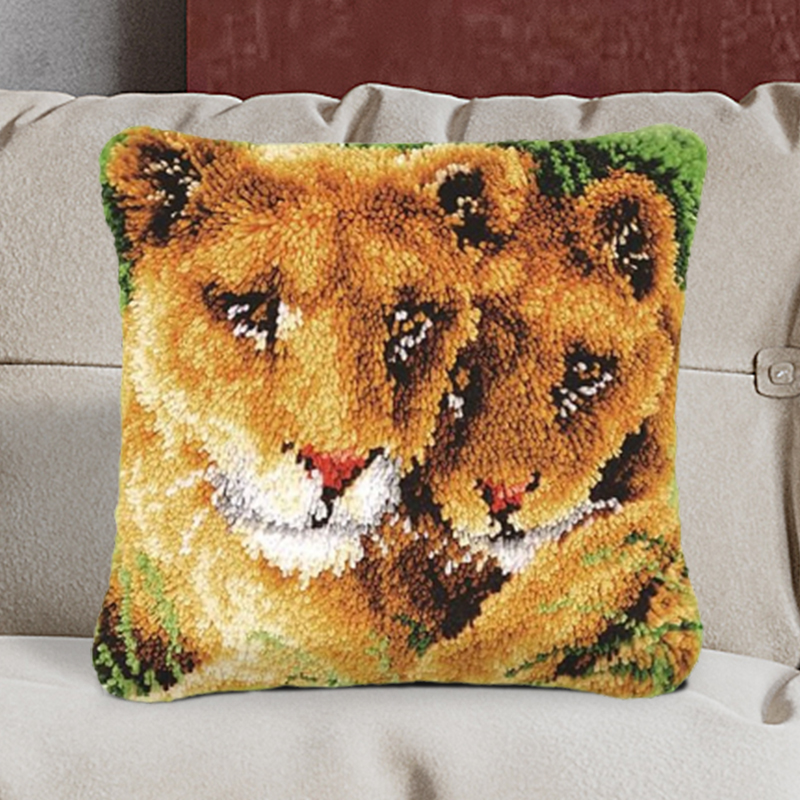 Two Lions Latch Hook Pillow Crocheting Kit