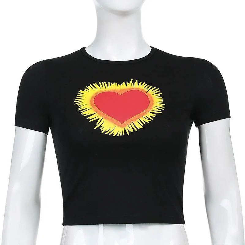 FEATURED HEART PRINT CROP TOP