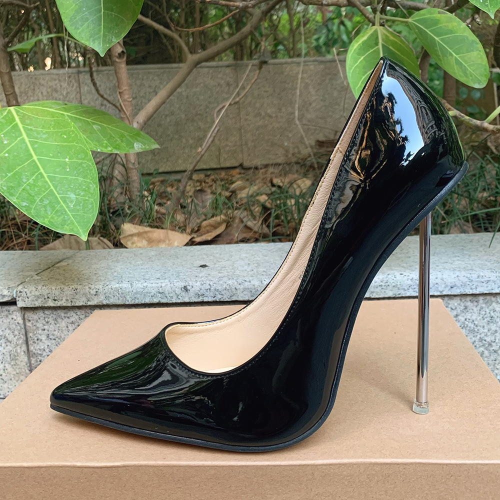 Nobilis Patent Leather Pointed Toe Pumps