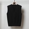 PLUS SIZE SOLID COLOR KNIT SLEEVELESS VEST