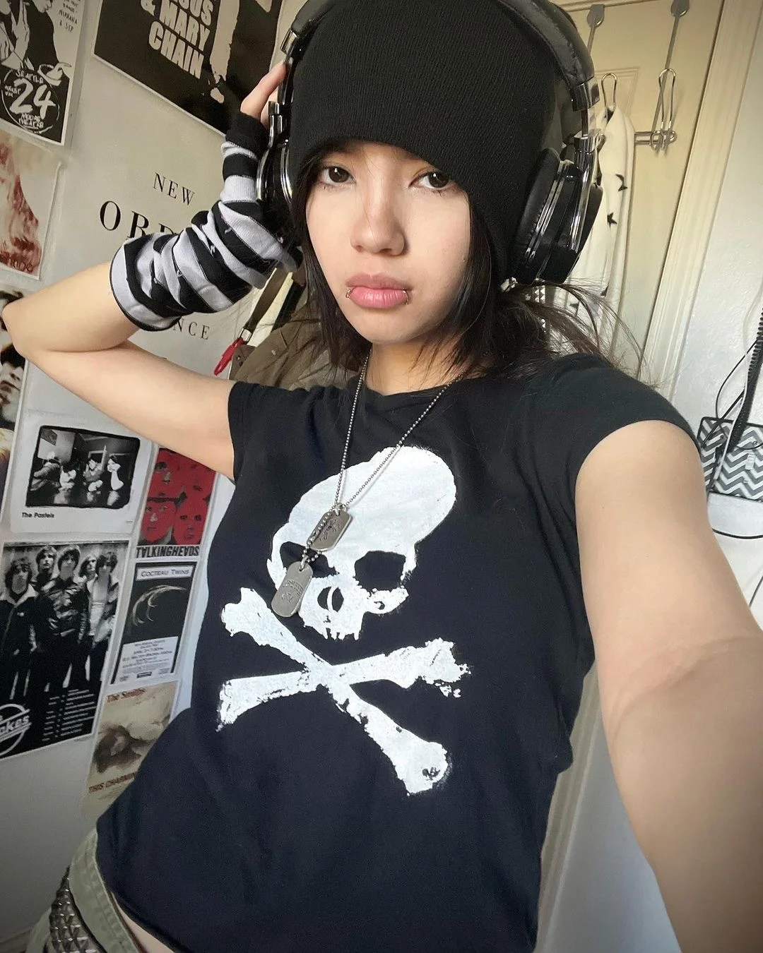 GOTHIC SKULL PRINT CROP TOP