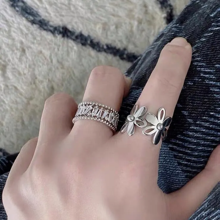 VINTAGE FLOWER OPEN RINGS