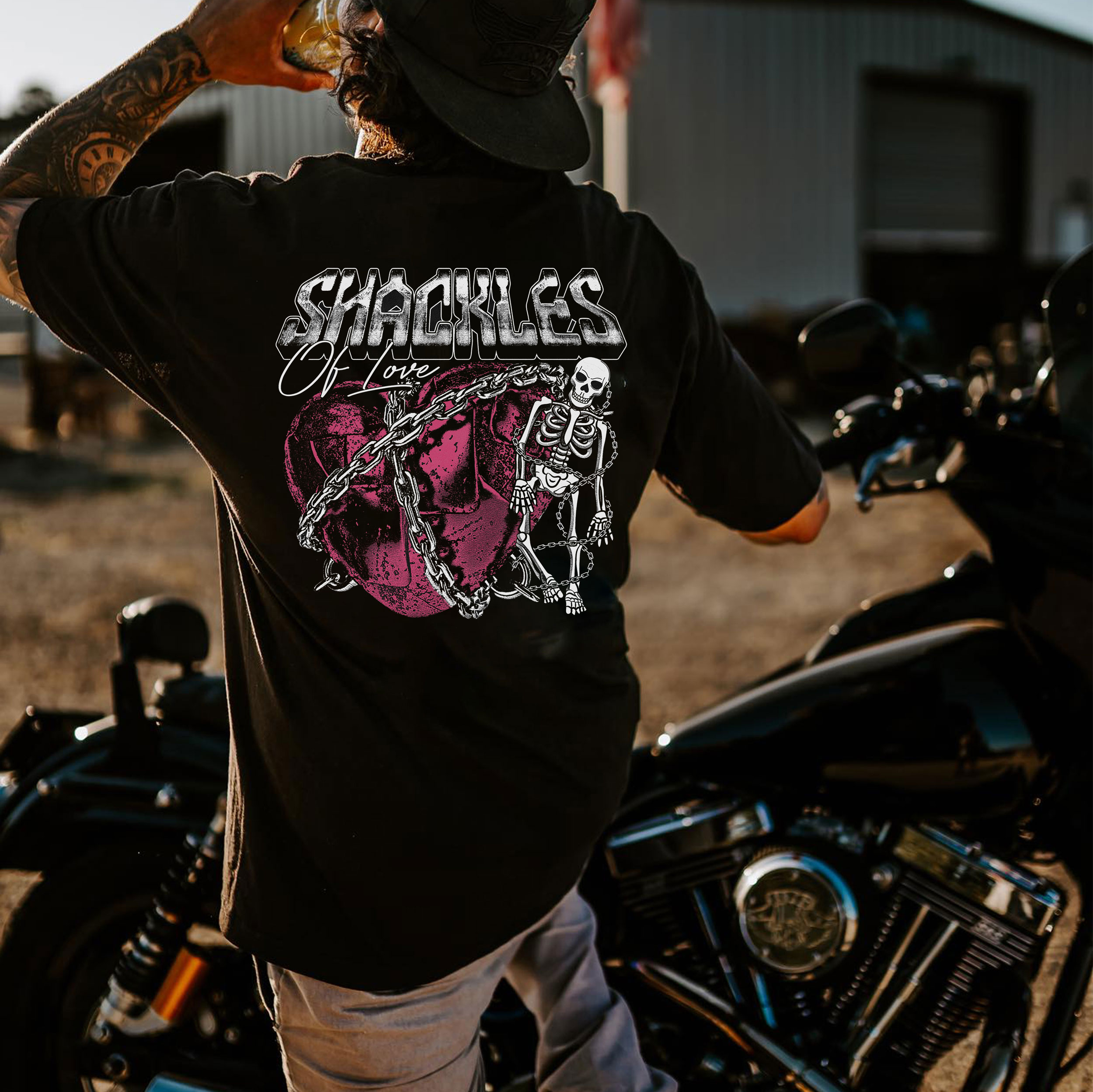 SHACKLES Skull with Chain Heart Black Print T-shirt