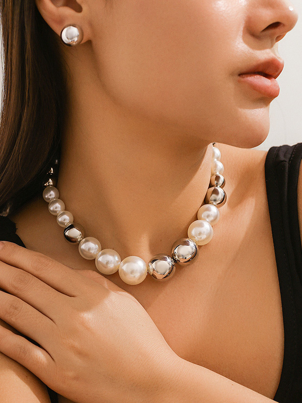 Elegant Beaded Contrast Color Necklace and Earrings Set