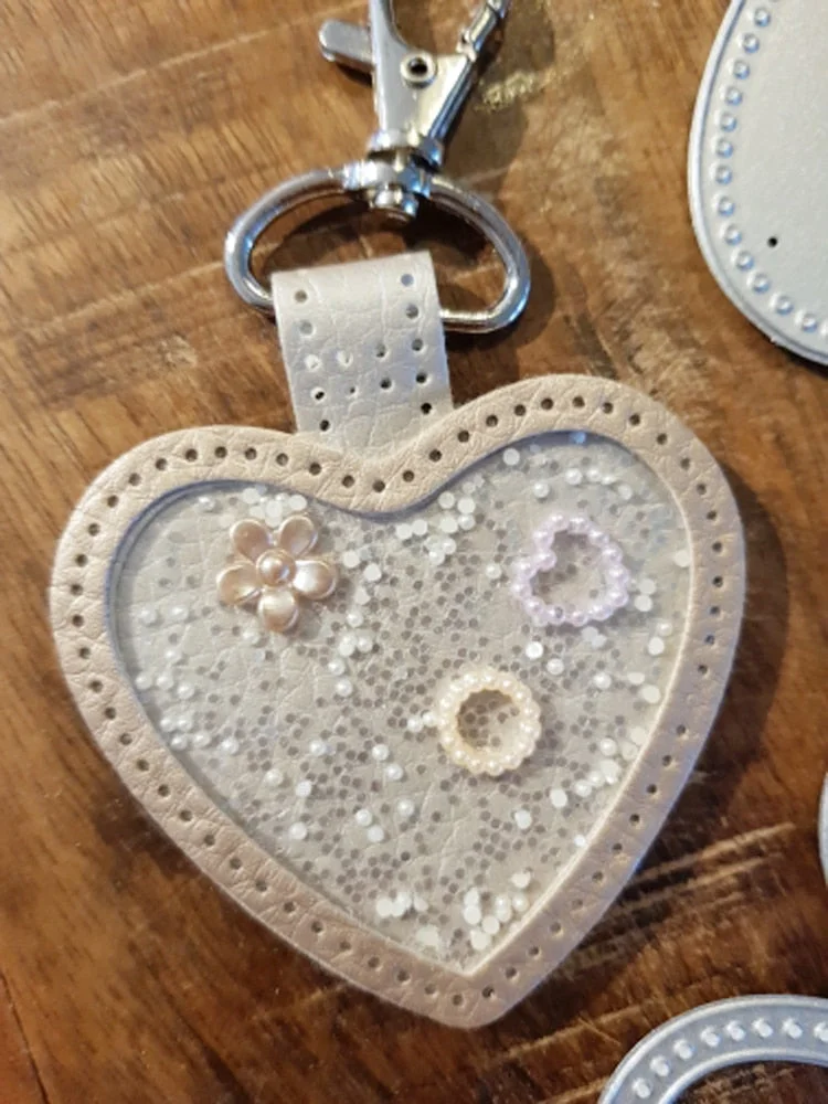 Die Cut Metal Cutting die keychain shaker Heart Paper Key Chain ...