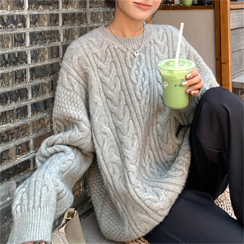 SOLID COLOR CABLE KNIT PULLOVER SWEATER