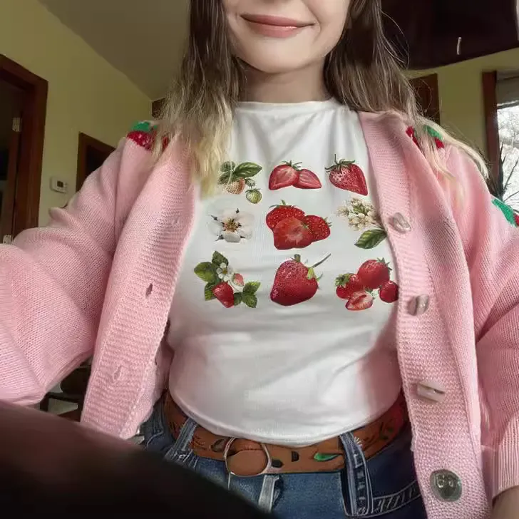 SWEET STRAWBERRY PRINT CROP TOP