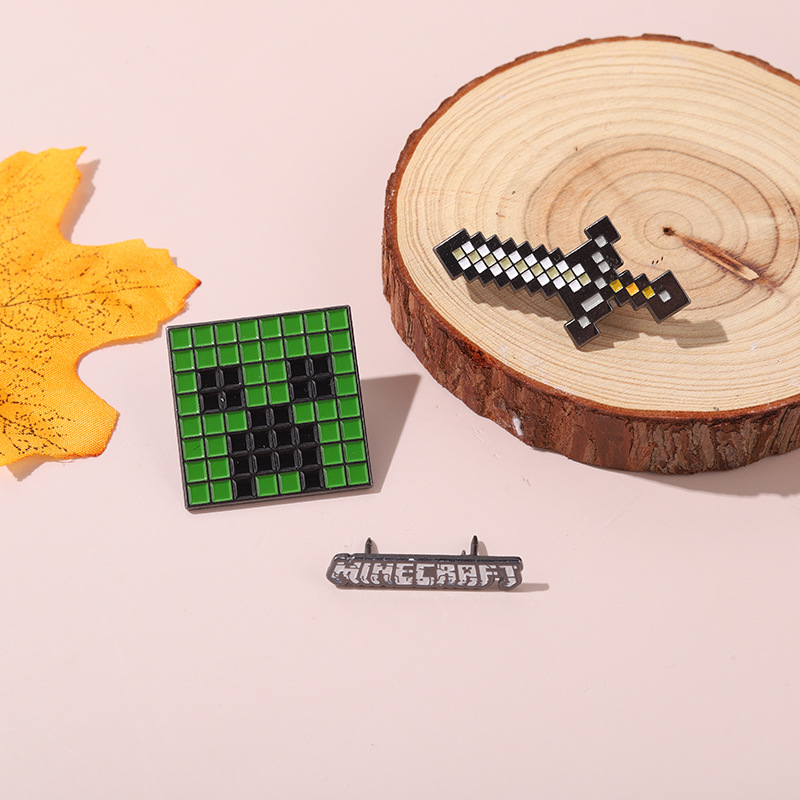 Minecraft Cartoon Game Peripheral Modeling Badge Jewelry My World ...