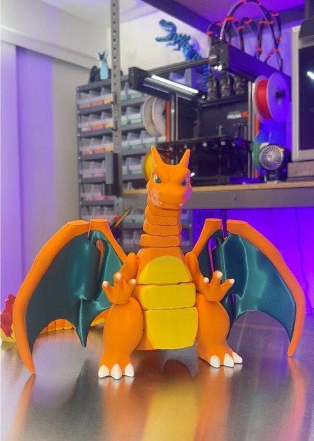 Articulated Flexi Charizard Figurine