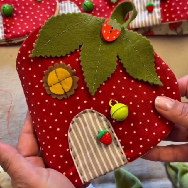 Strawberry Doll With Strawberry House Pattern-with instruction