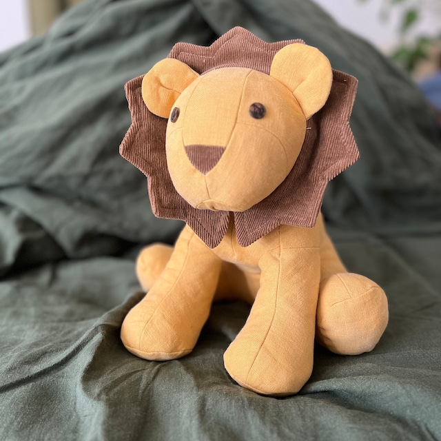 Larry Lion Toy Template Set - With Instructions
