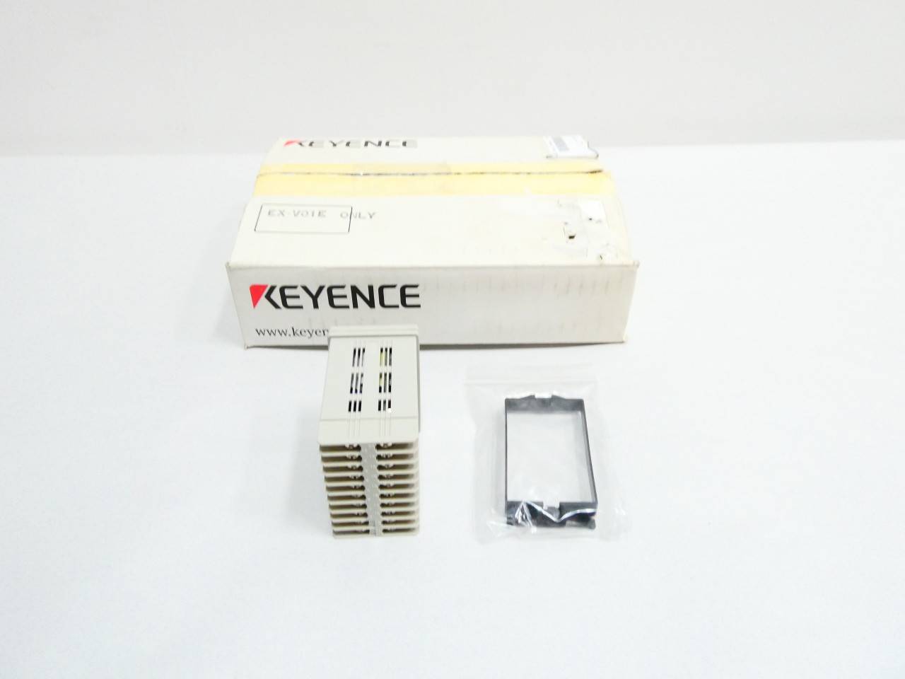 Strong competitor,KEYENCE EX-V01 AMPLIFIER UNIT NPN PROXIMITY SENSOR
