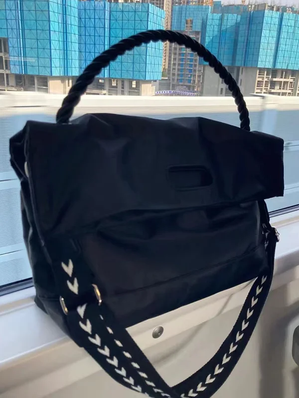 Timeless Simplicity: Classic Solid Color Crossbody Bag Accessories