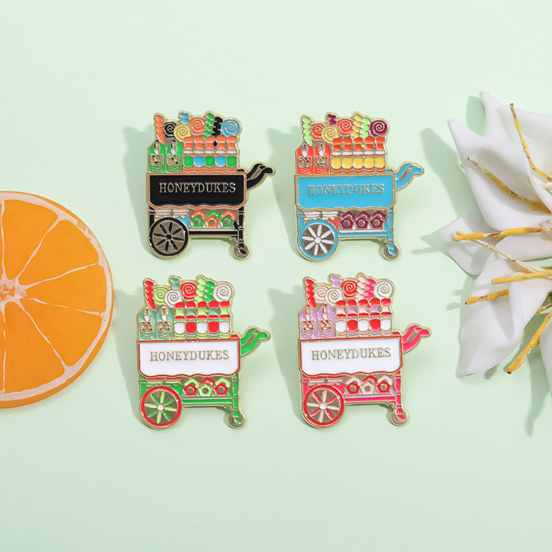 Creative Cute Trolley Shape Pins