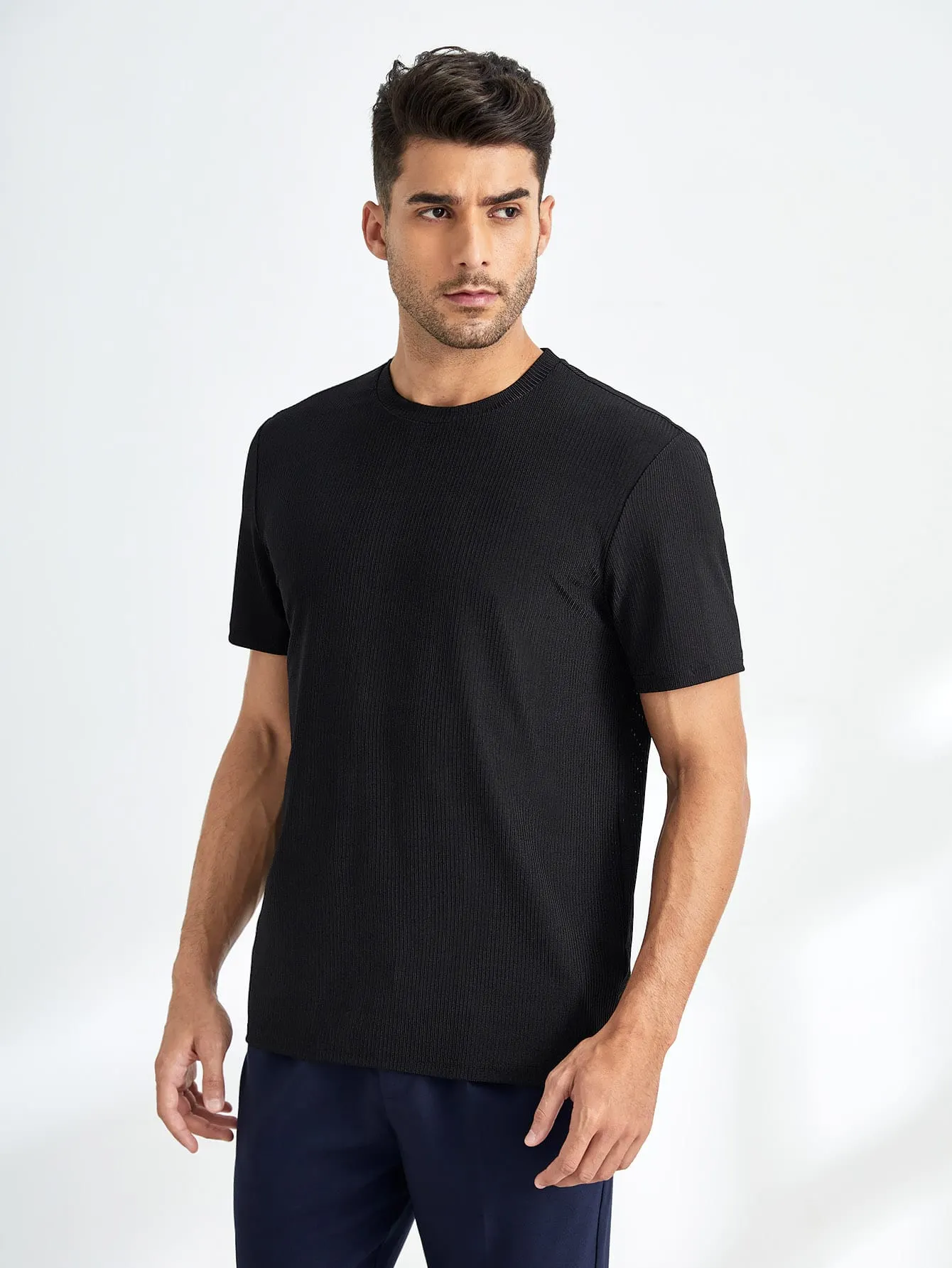 Men Solid Round Neck Tee