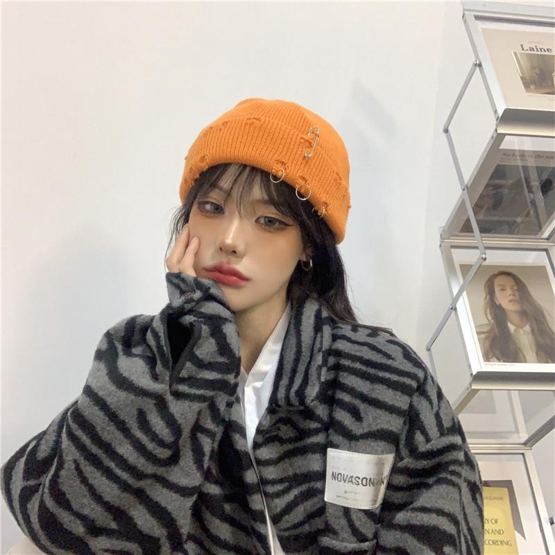 O RINGS PIN RIPPED BEANIE HAT