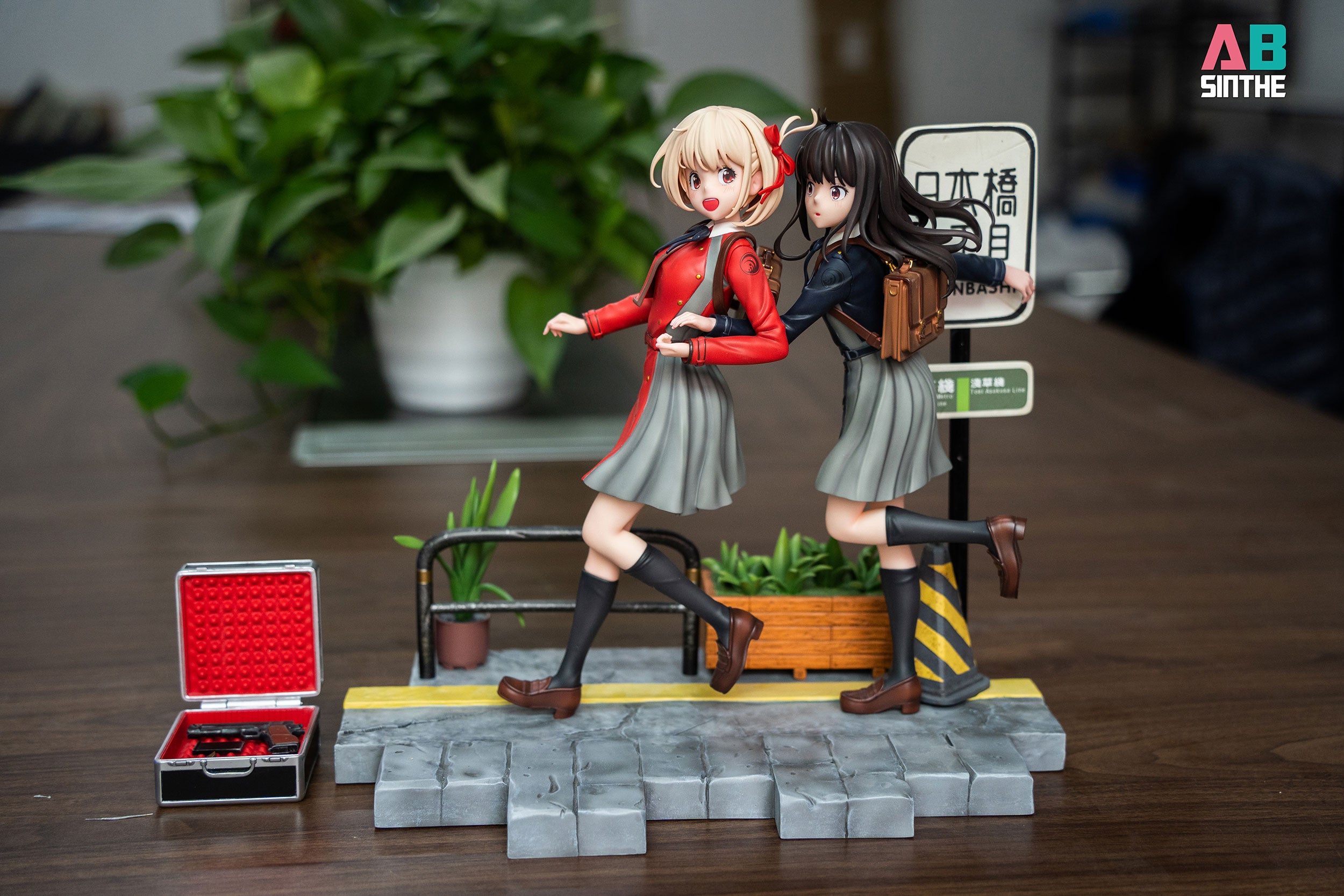 1/6 Scale Chisato Nishikigi & Takina Inoue - Lycoris Recoil Resin ...