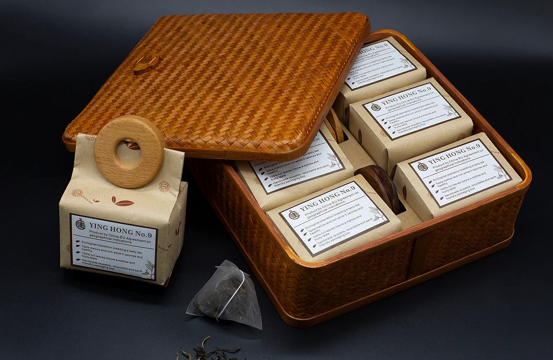 Handmade bamboo box black tea set