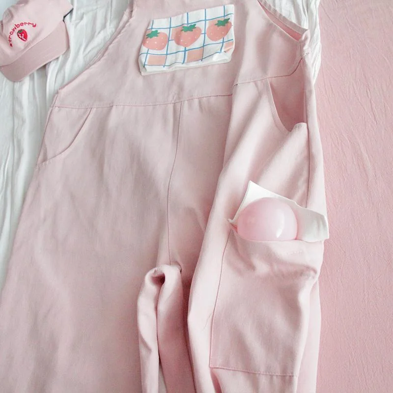 CREAM STRAWBERRY PRINT OVERALLS