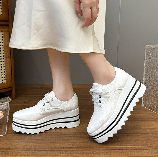 What Is 2E Width? (Shoe Size Chart & Guide)