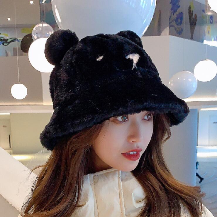 PLUSH KUMA BUCKET HAT