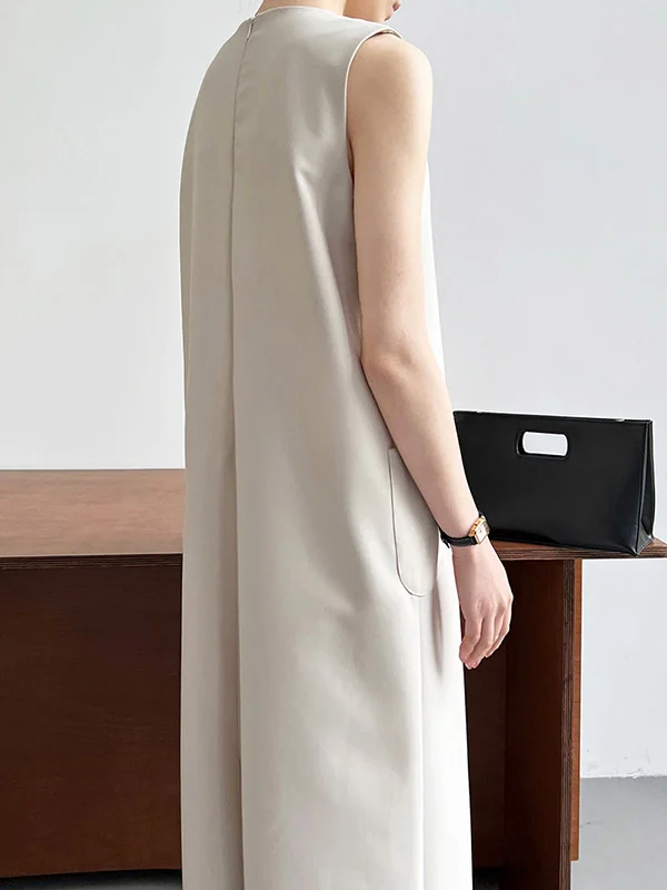 Elegant High-Waisted Midi Dress with Split-Back Design and Pockets"