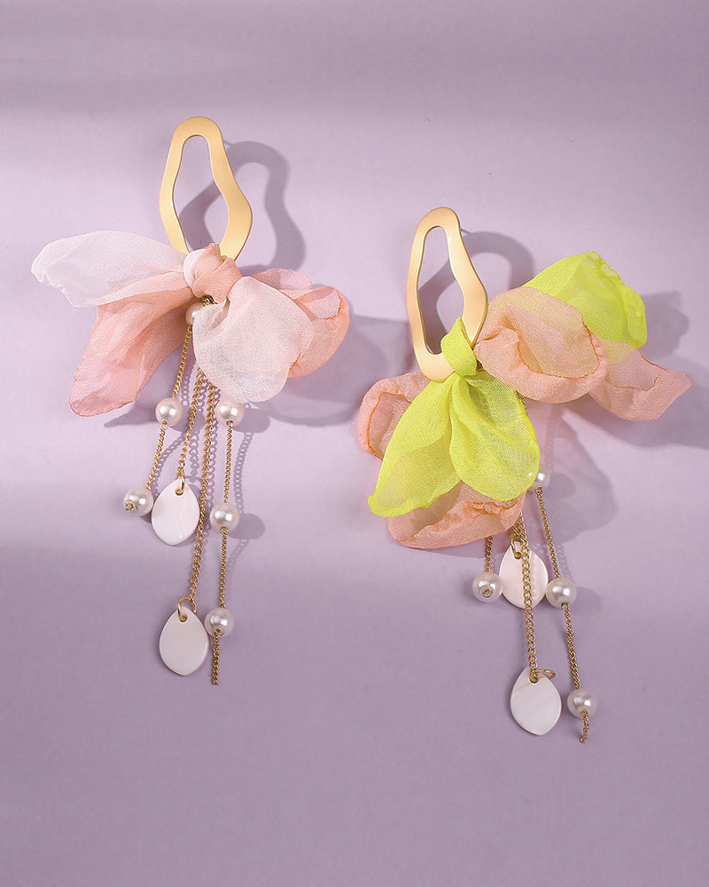 Flowy Yarn Asymmetric Earrings