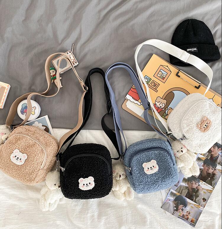 BEAR EMBROIDERED LAMBSWOOL SHOULDER BAG