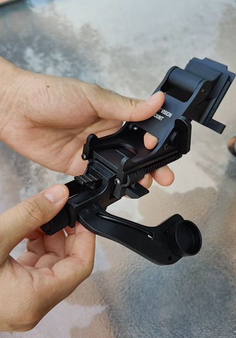 How to fit the J-arm connector with the PVS14 and connect it securely ...