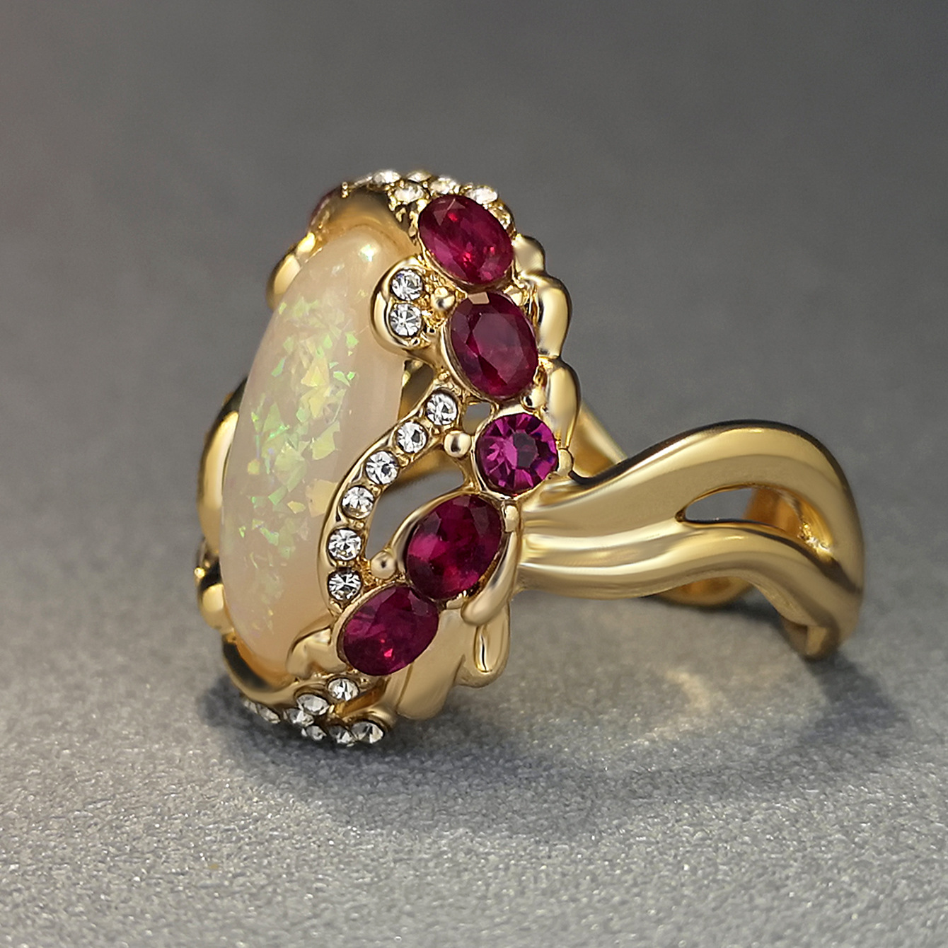 Vintage Australian Treasure Diamond Set Gold Ring