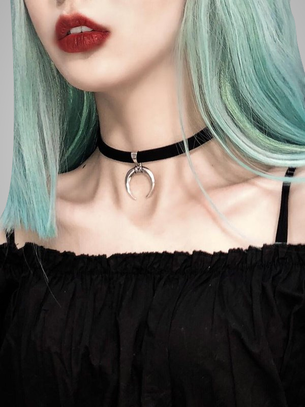 Goth Dark Girl Retro Crescent Clavicle Chocker