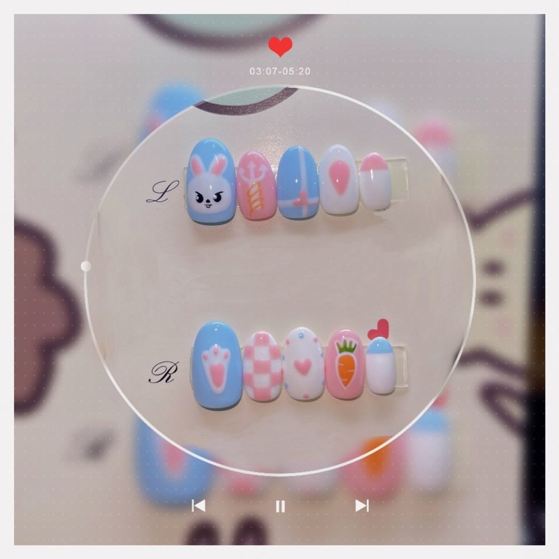 Stray Kids SKZOO Leebit Lee Know Hand-Painted Nails