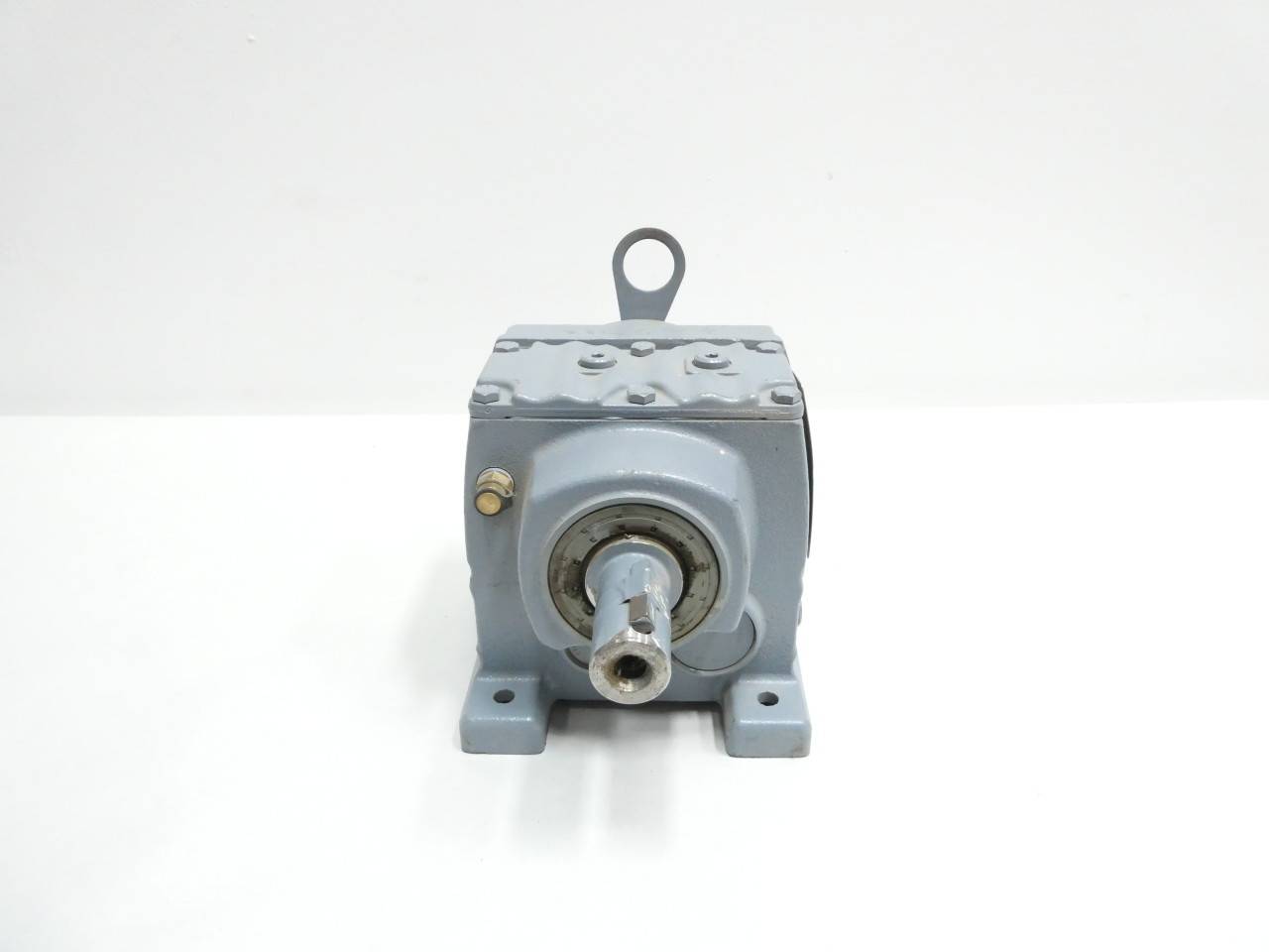 Strong competitor,SEW EURODRIVE R37 5/8IN 1IN 9.47:1 INLINE GEAR REDUCER