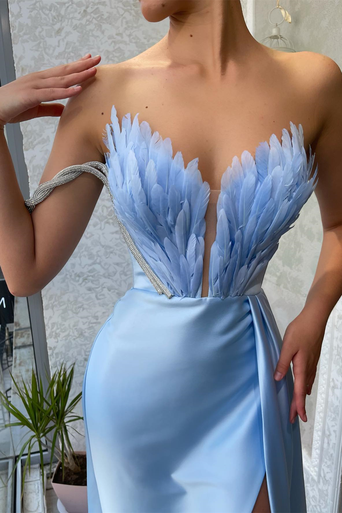 Daisda Baby Blue Off-The-Shoulder V-Neck Mermaid Slit Prom Dress With Feathers One Shoulder