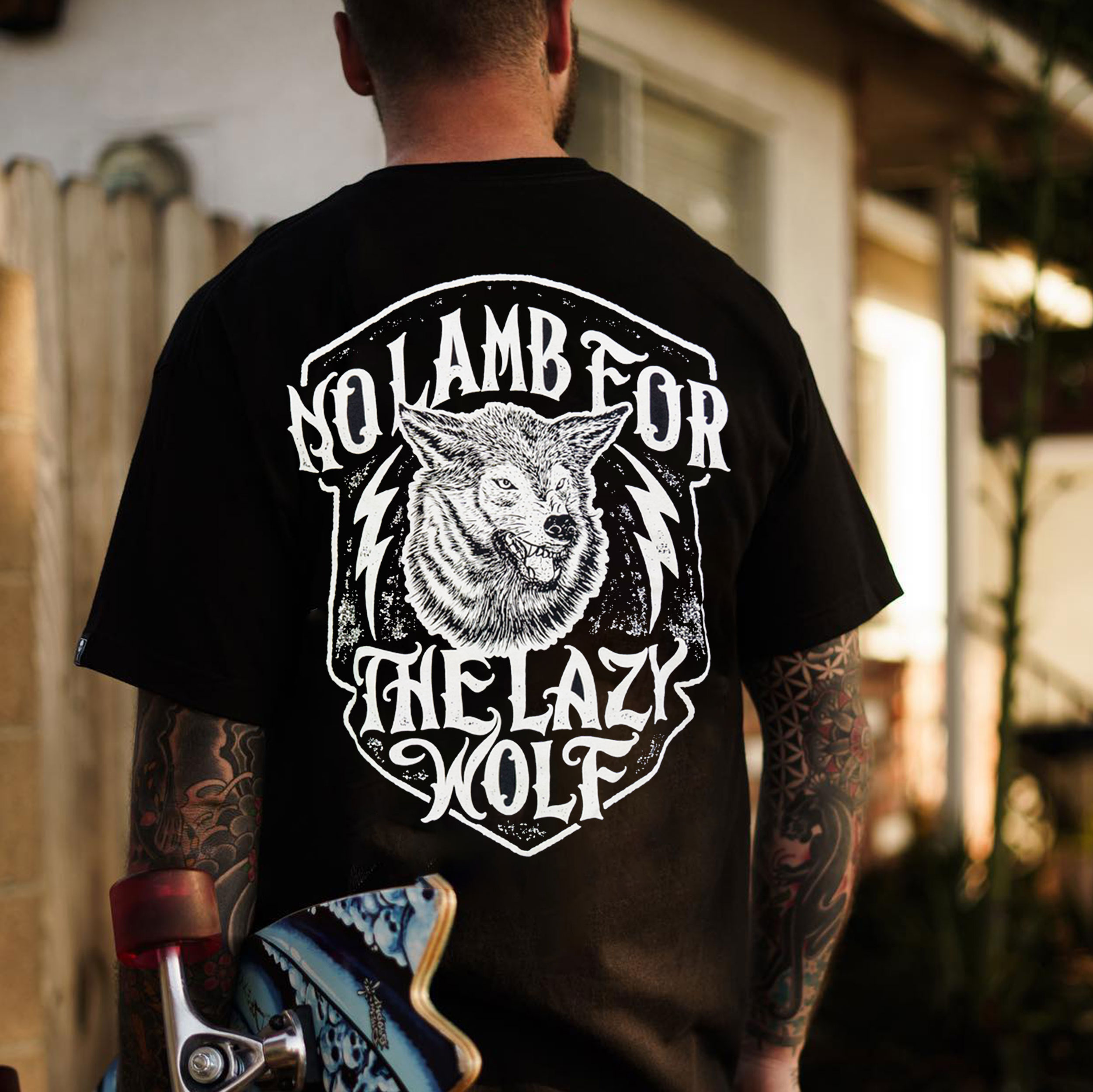 NO LAMB FOR THE LAZY WOLF printed T-shirt