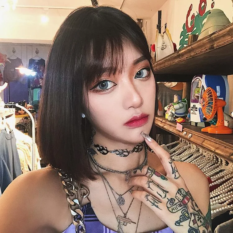 HOT MESS FIRE CHOKER AND EARRINGS