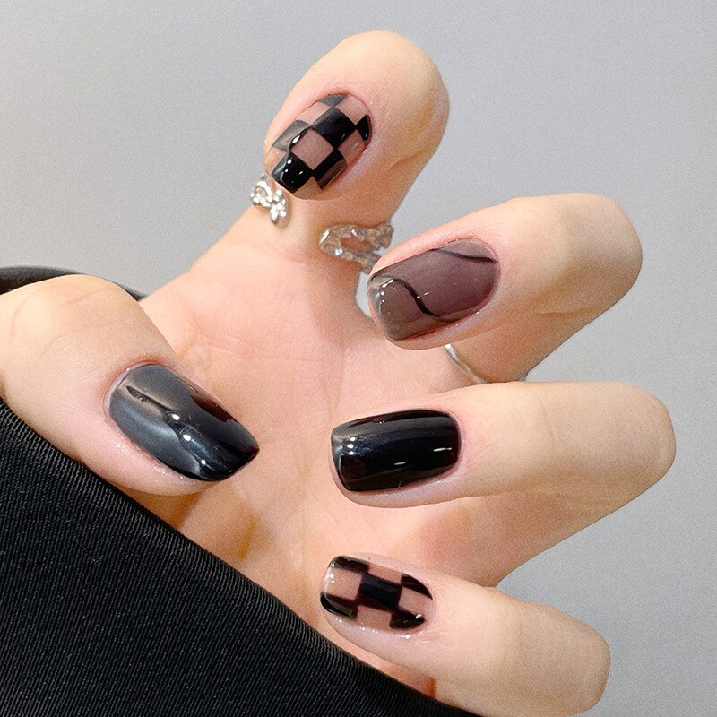 Churchf Streak Short Fake Nail for Women Geometric Lattice Winter ...