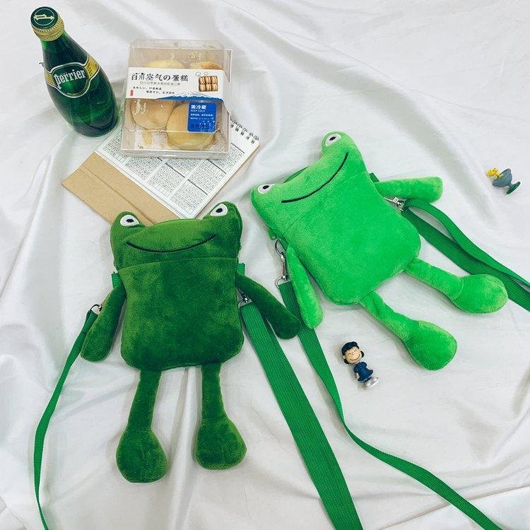 CUTE PLUSH FROG SMALL SHOULDER BAG