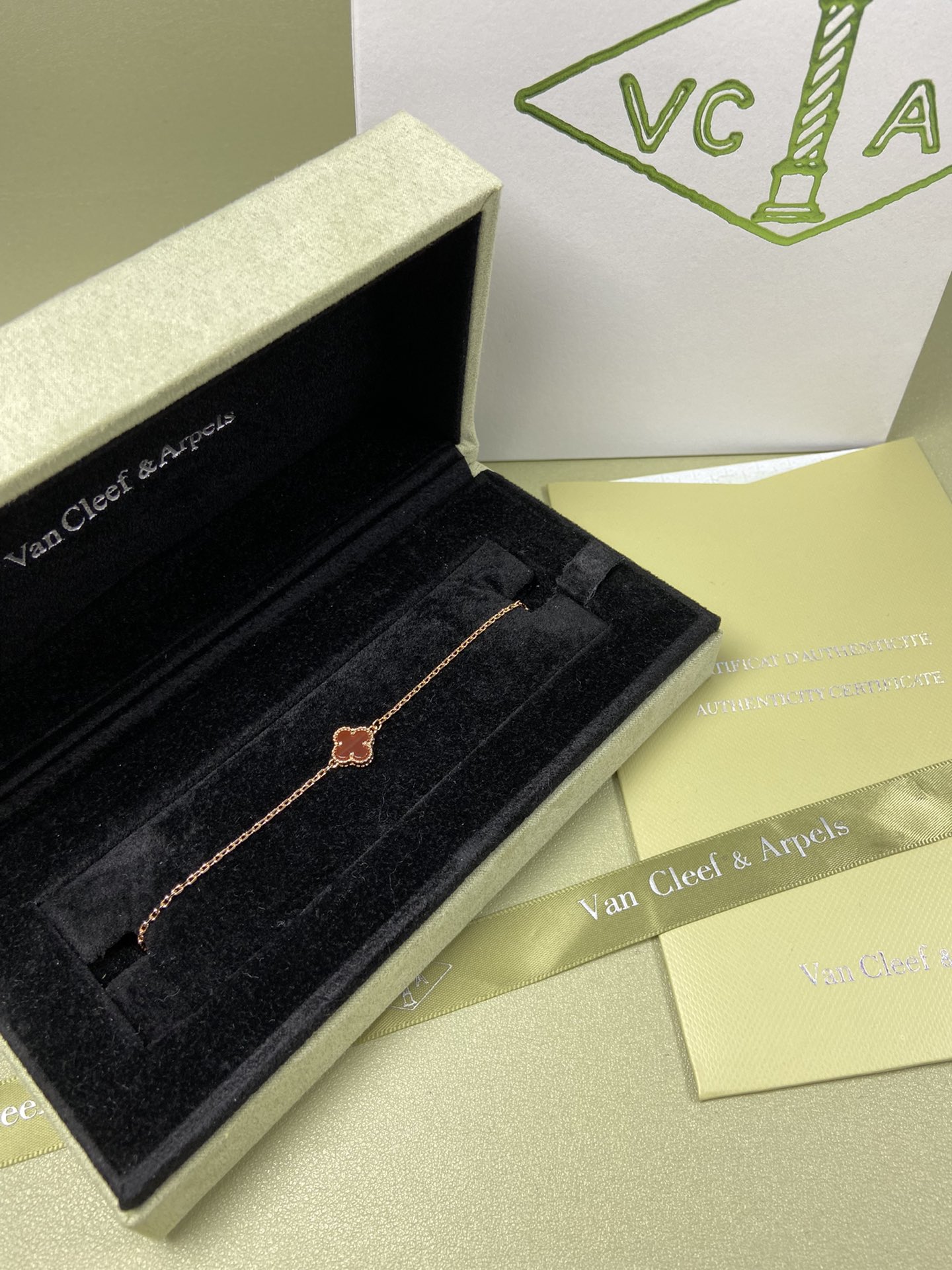 Van Cleef&Arpels Clover Mini Edition Ruby Bracelet