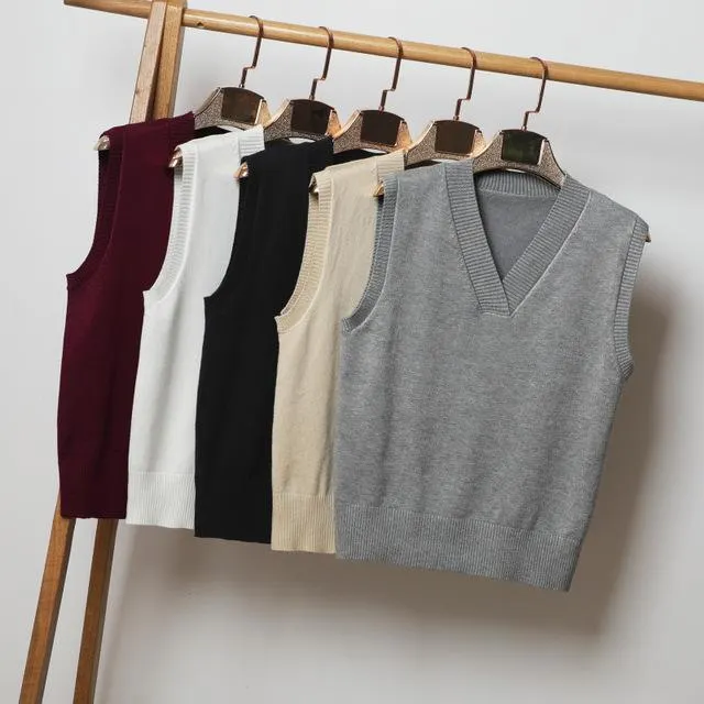 PLUS SIZE SOLID COLOR KNIT SLEEVELESS VEST