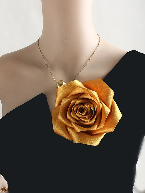 Floral-inspired Solid Color Brooch Accessory