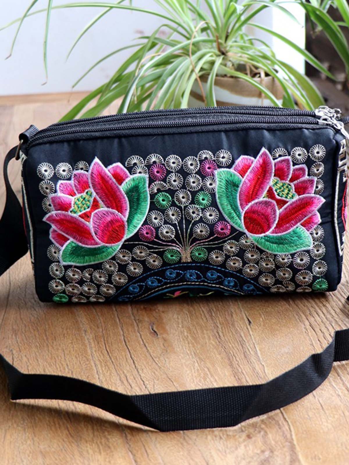 Square Shape Floral Zip Up Embroidery Shoulder Bag